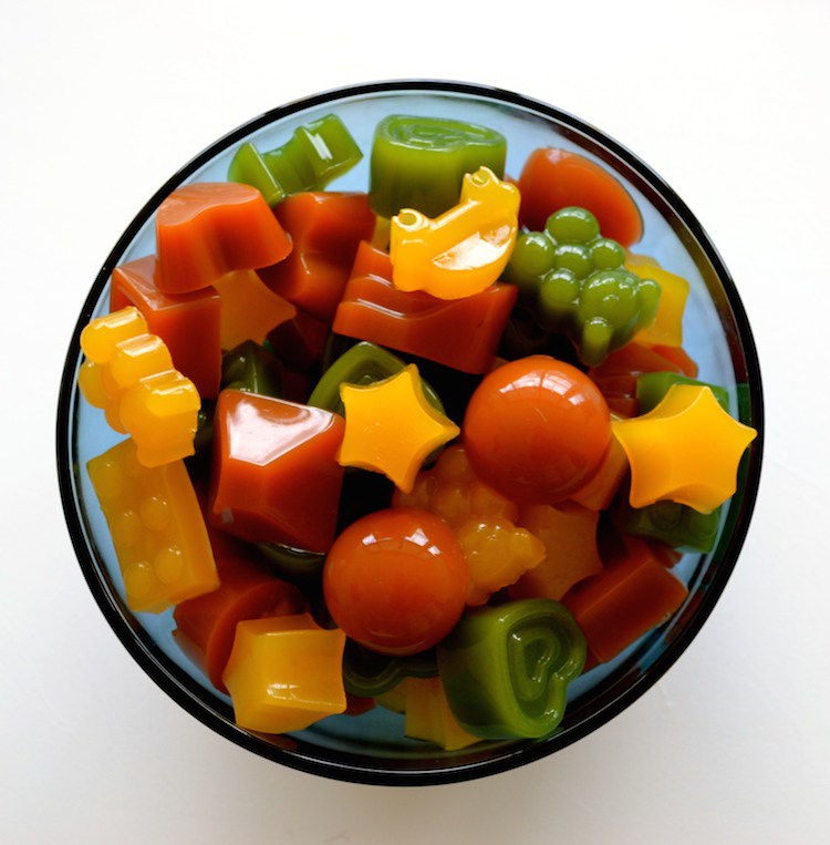 Homemade healthy gummy bears recipe