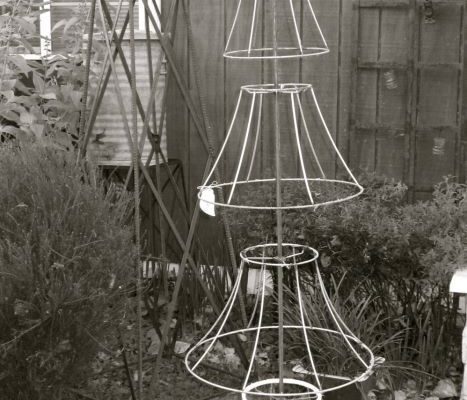 35 DIY Christmas Trees made from Recycled Materials - Greenmoxie™