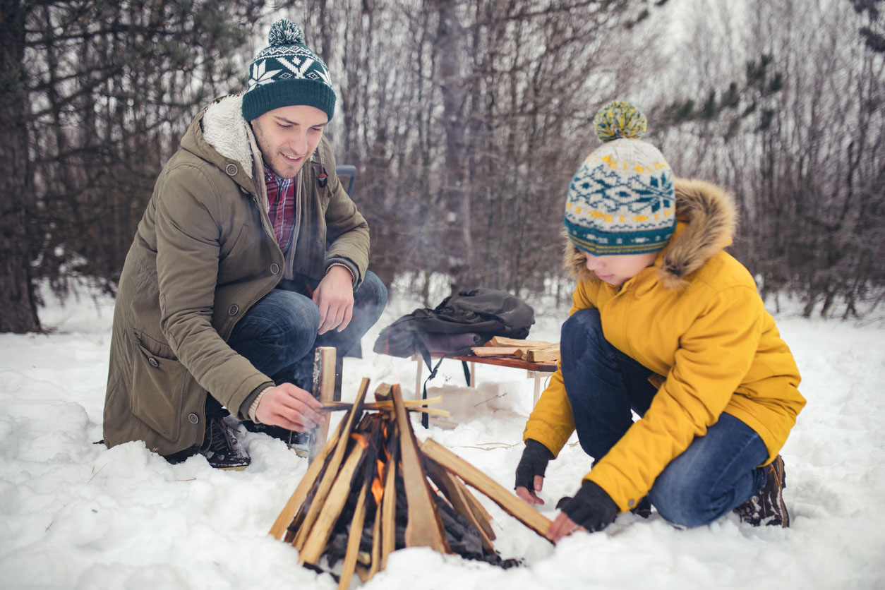 How to Light a Fire in the Rain and Snow - Greenmoxie™