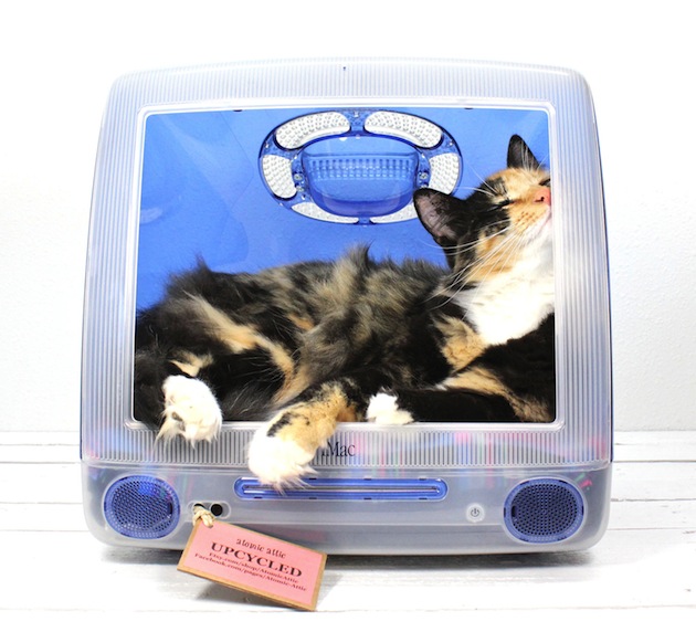 Awesome iMac Upcycled Computer Pet Bed DIY - Greenmoxie™