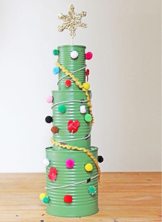 35 DIY Christmas Trees made from Recycled Materials - Greenmoxie™