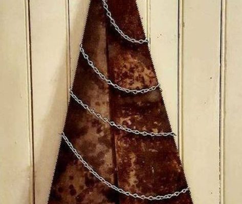 35 DIY Christmas Trees made from Recycled Materials - Greenmoxie™